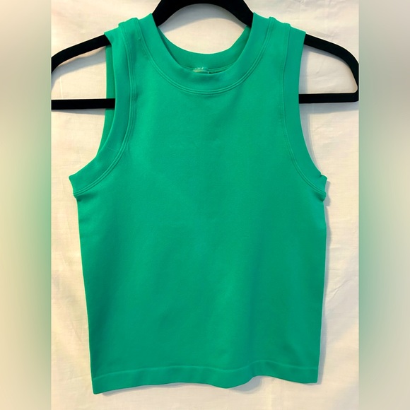 venture 19 | Tops | Nwt Smooth Thick Banded Tank | Poshmark
